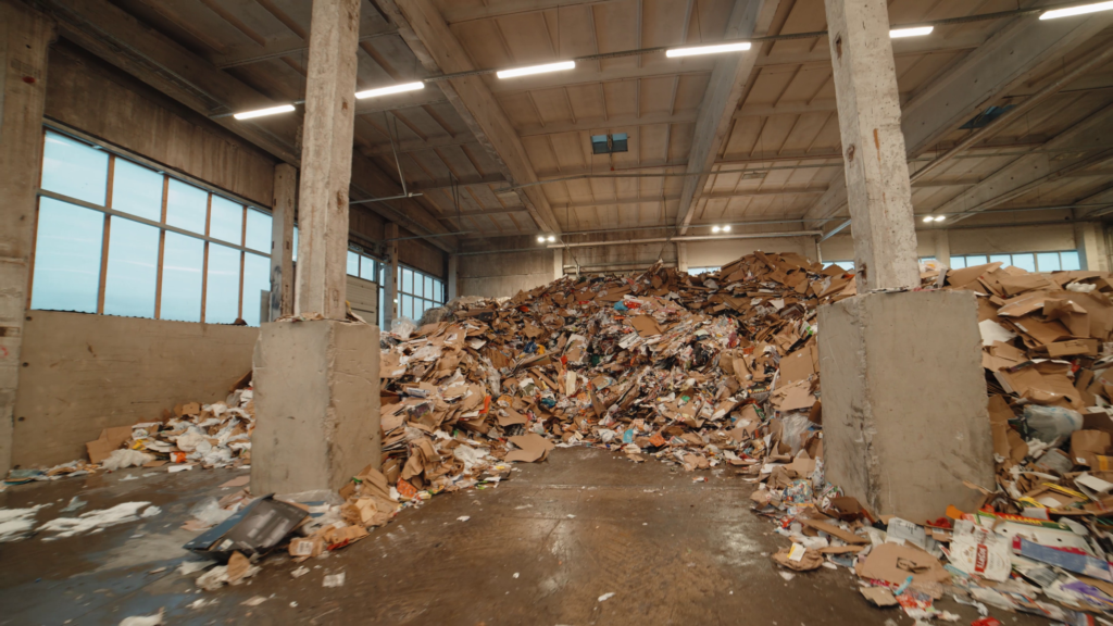 Ragn-Sells: Plastic Packaging Waste and Waste Paper Sorting Line - Azortum